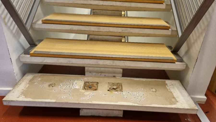 Klaravik Auktioner | Trappetrin