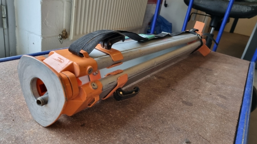 Klaravik Auktioner | Stativ