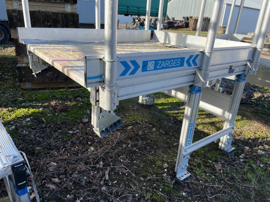 Klaravik Auktioner | Stige med platform