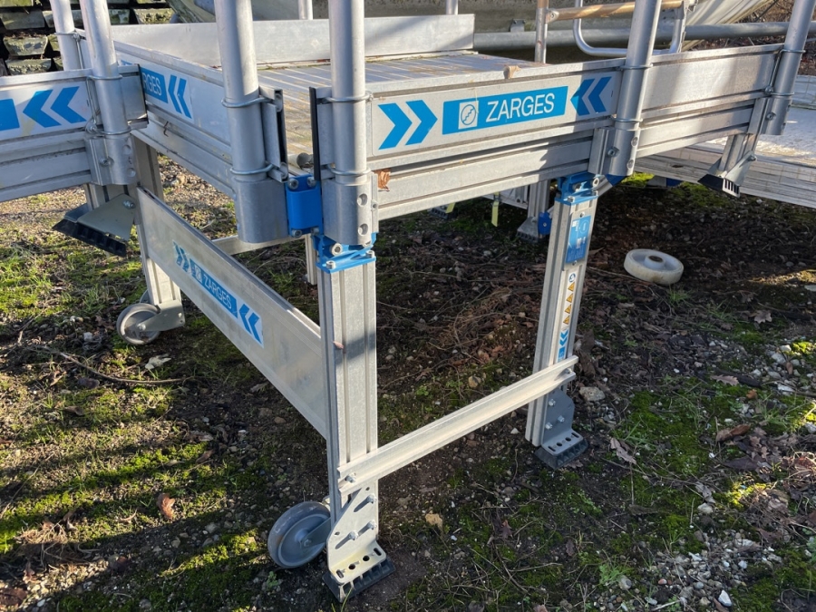 Klaravik Auktioner | Stige med platform