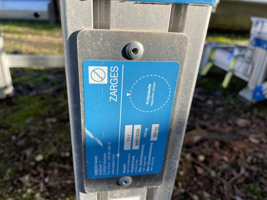 Klaravik Auktioner | Stige med platform