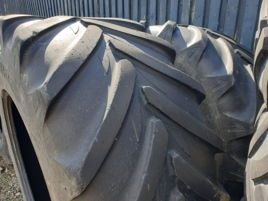 Klaravik Auktioner | Dæk ( 2 stk )