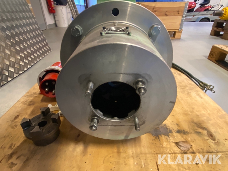 El motor Høyer Y252 180 L-4, Vordingborg, Klaravik auktioner