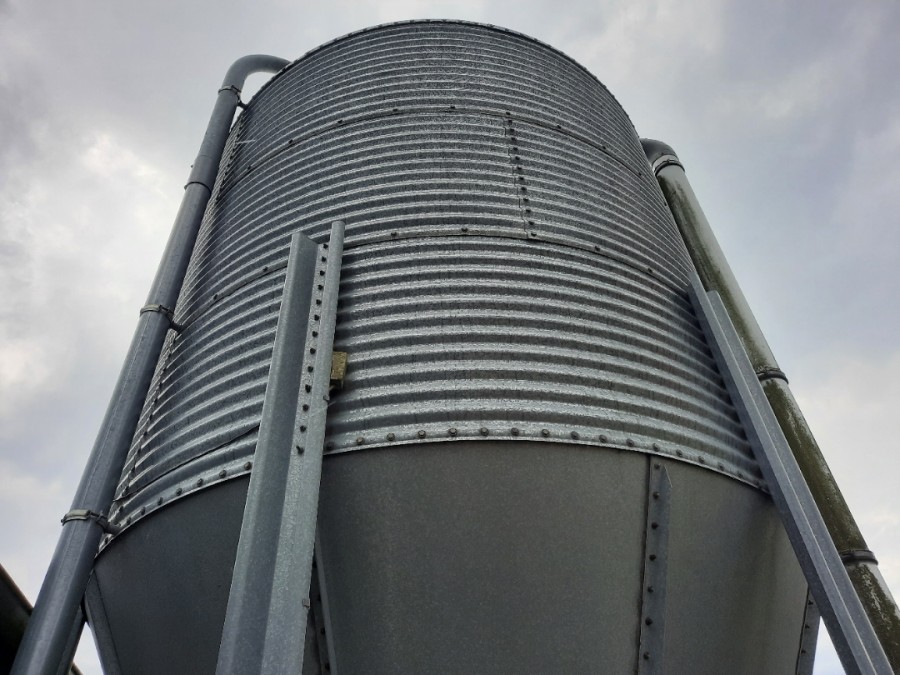 Klaravik Auktioner | Stålsilo 14 tons