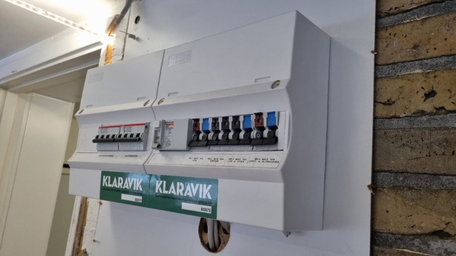 Klaravik Auktioner | El tavler