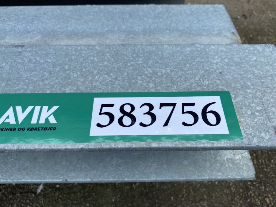 Klaravik Auktioner | I jern