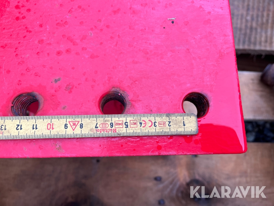 2 Afstandsstykker til træk, Rebild, Klaravik auktioner