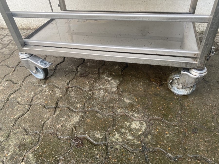 Klaravik Auktioner | Rustfri vogn med hjul