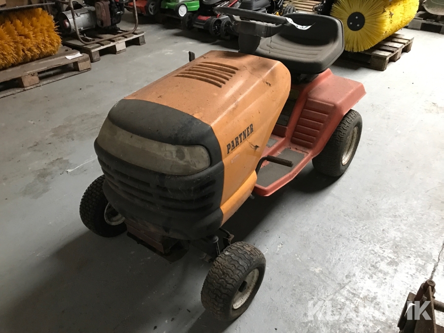 Havetraktor Husqvarna Partner LT 100, Holbæk, Klaravik aukti