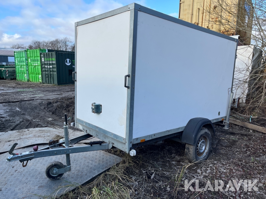 Lukket trailer Thule 750kg, Høje-Taastrup, Klaravik auktione