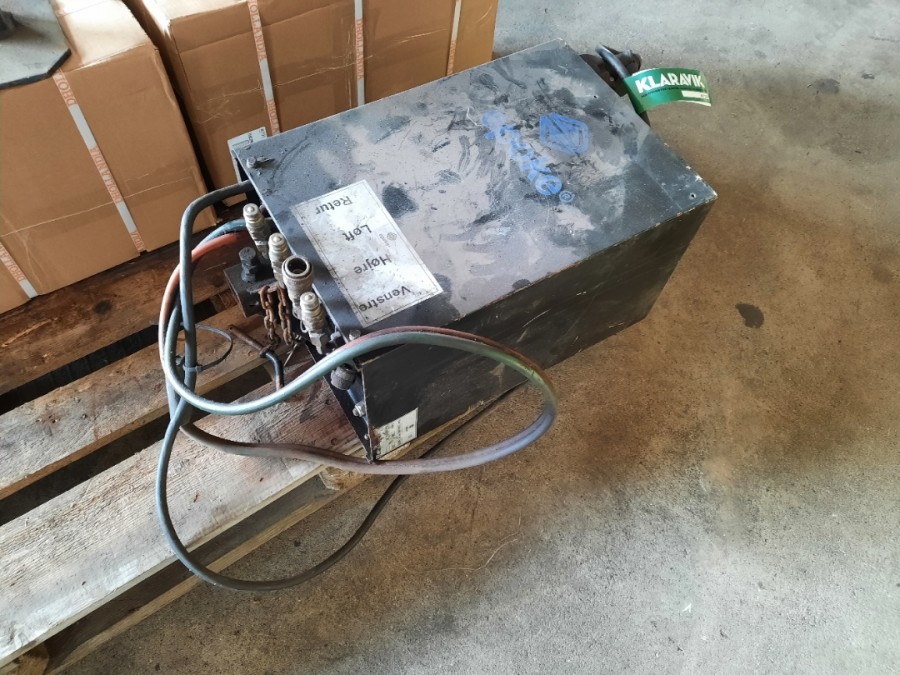 Klaravik Auktioner | Hydraulik station 24 volt