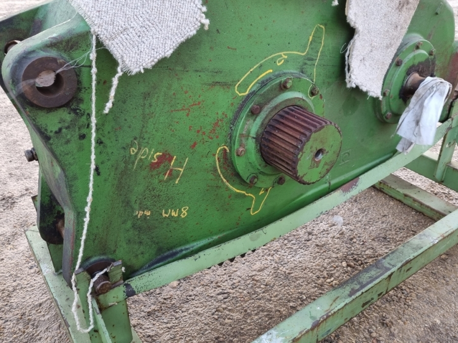 Klaravik Auktioner | Hovedgearkasse / reparationsobjekt