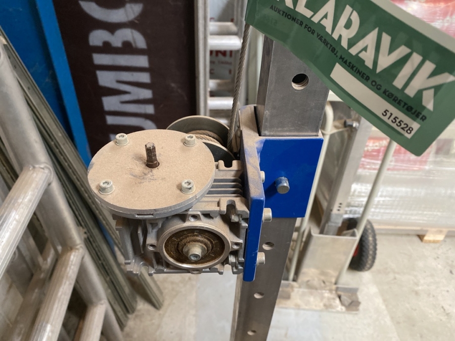 Klaravik Auktioner | Vindusløfter