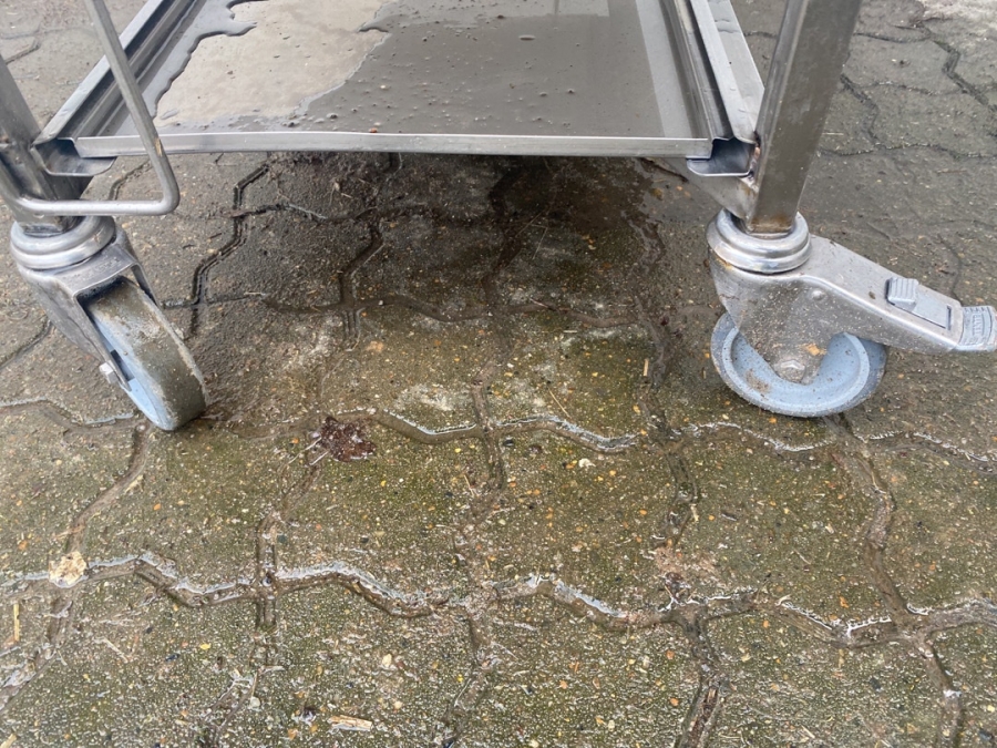 Klaravik Auktioner | Rustfri vogn med hjul