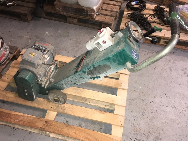 Klaravik Auktioner | Beton Fræser