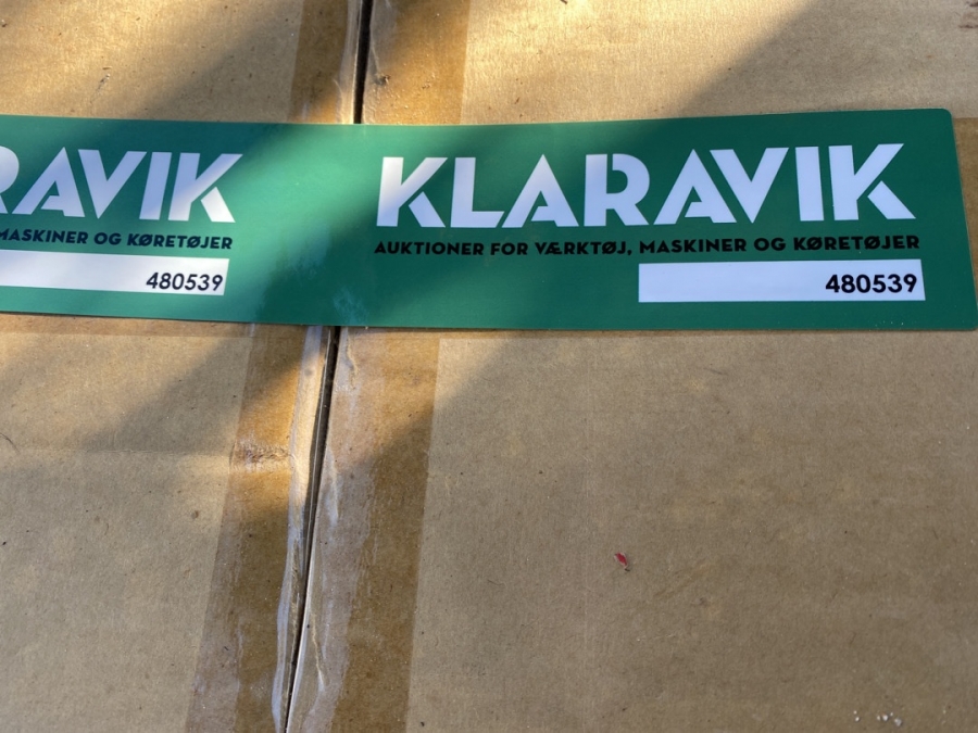 Klaravik Auktioner | Dekorations materiale