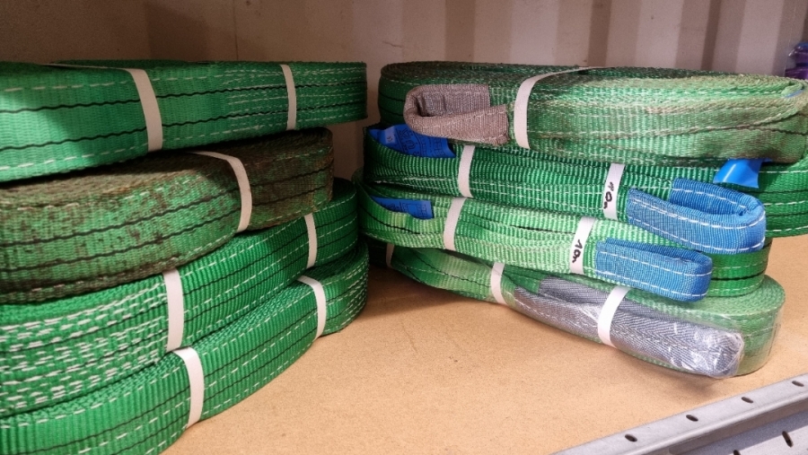 Klaravik Auktioner | Stropper nye