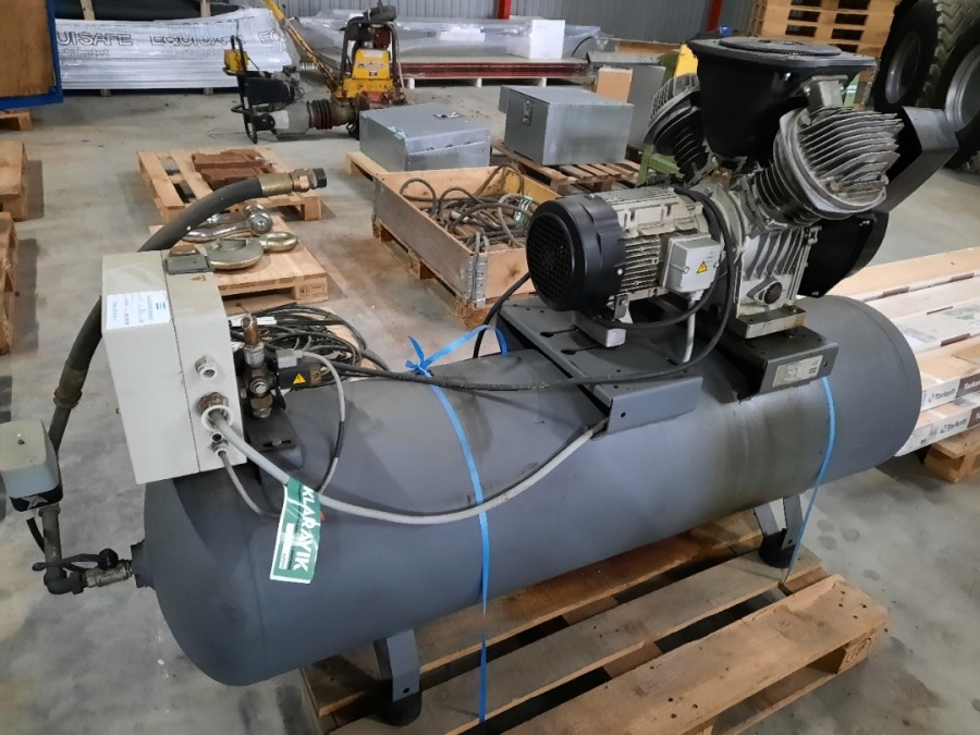 Kompressor med 250 ltr tank