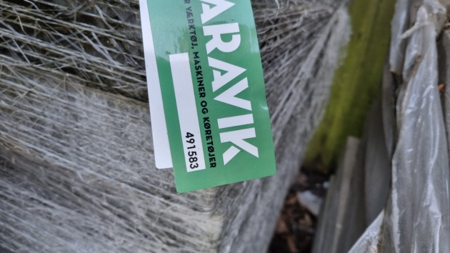 Klaravik Auktioner | Fliser/klodser