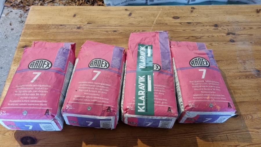 Klaravik Auktioner | Klæber