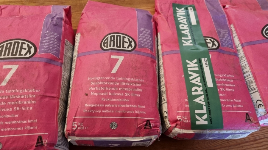 Klaravik Auktioner | Klæber