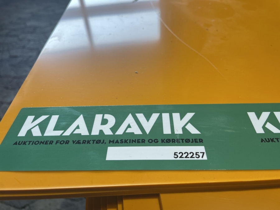 Klaravik Auktioner | Abs Plast plader gul