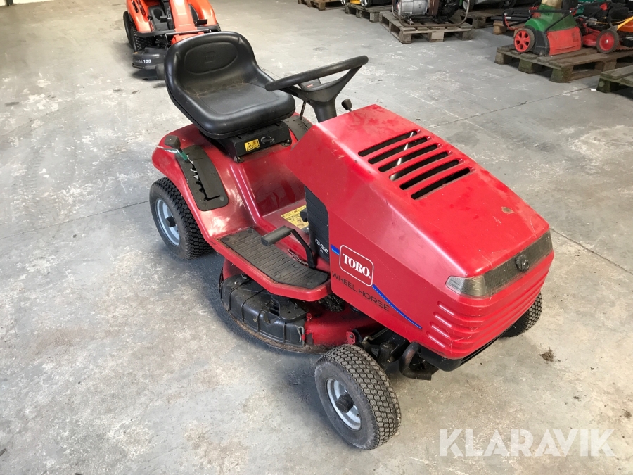 Havetraktor Toro 13.32xL, Holbæk, Klaravik auktioner