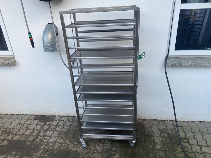 Klaravik Auktioner | Rustfri vogn med hjul