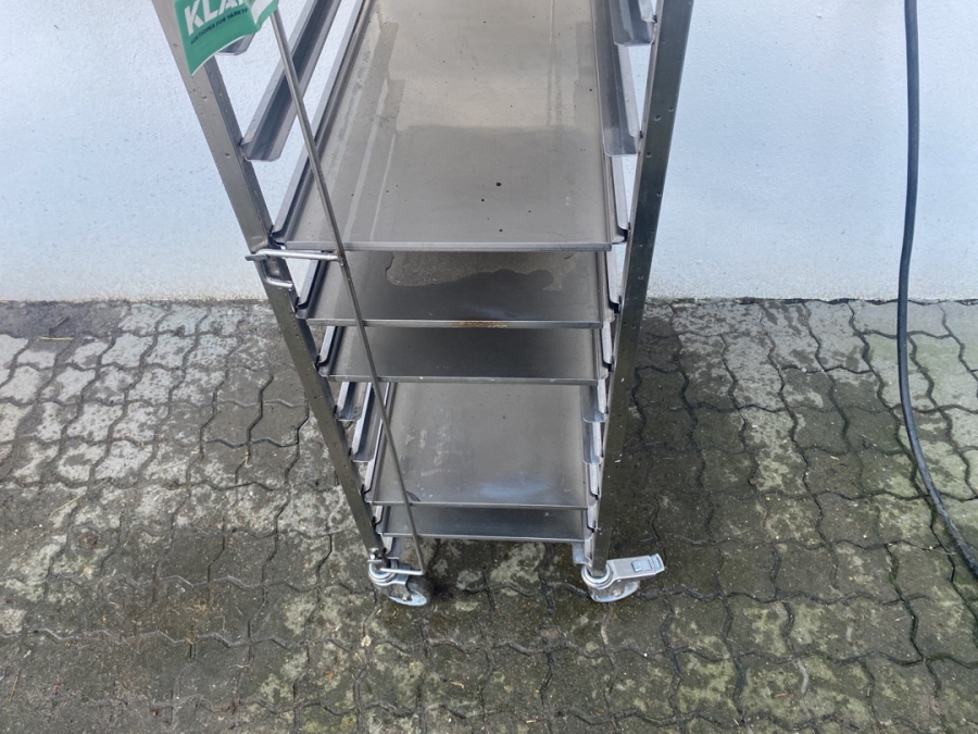 Klaravik Auktioner | Rustfri vogn med hjul