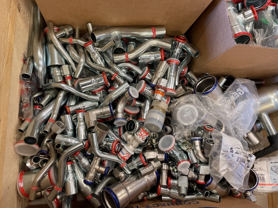 Klaravik Auktioner | Nippelrør, bøjninger mm