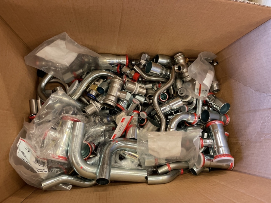 Klaravik Auktioner | Nippelrør, bøjninger mm