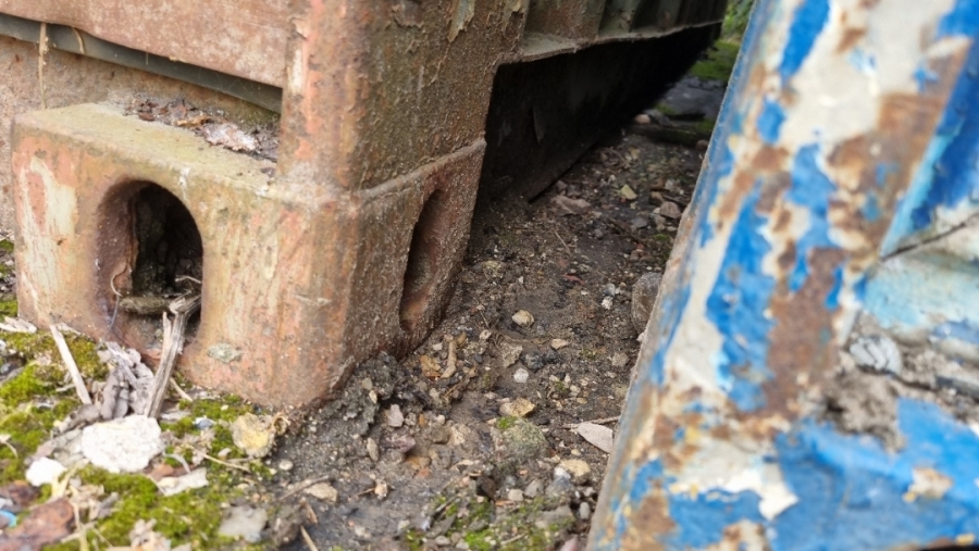 Klaravik Auktioner | Container med kloak udstyr