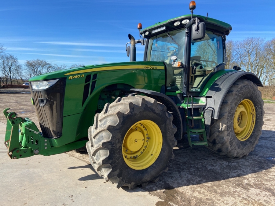 John Deere 8260 8260 R, Svendborg, Klaravik auktioner