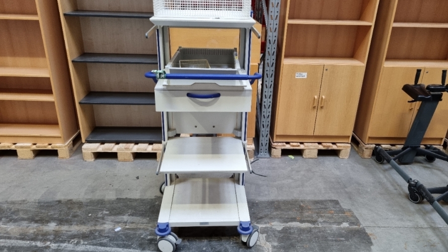 Klaravik Auktioner | Hospital inventar