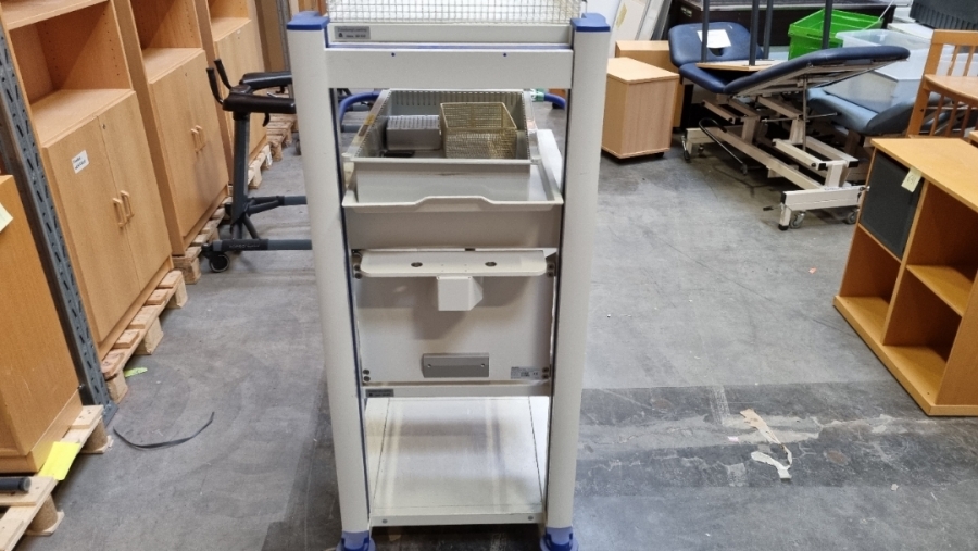 Klaravik Auktioner | Hospital inventar