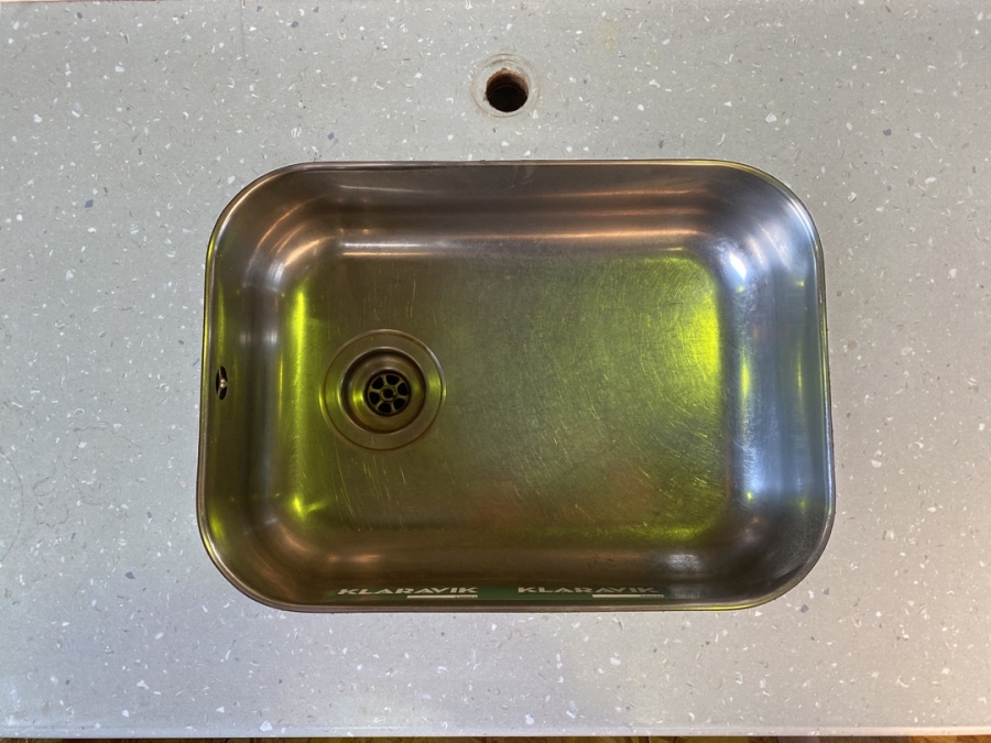 Klaravik Auktioner | Bordplade med vask