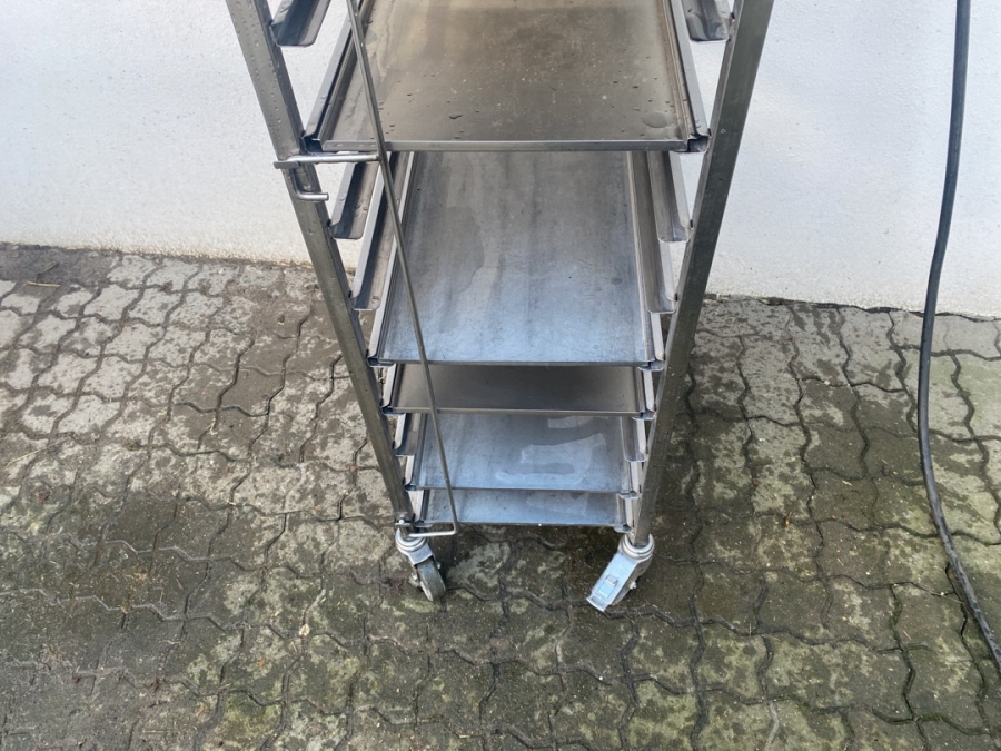 Klaravik Auktioner | Rustfri vogn med hjul