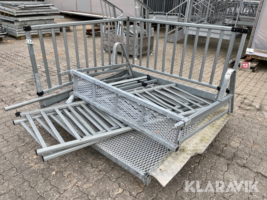Platform og trappe Trident , Greve, Klaravik auktioner