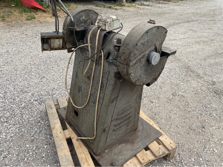 Klaravik Auktioner | Slibemaskine