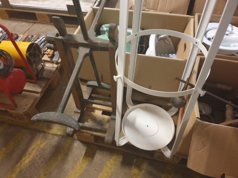 Klaravik Auktioner | Genbrugsting