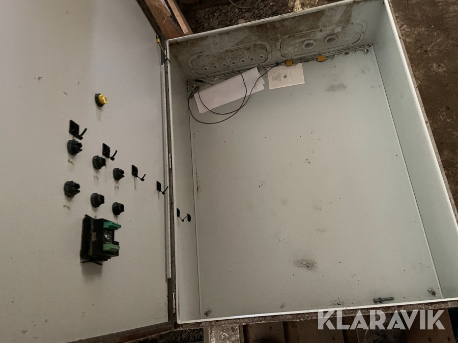 4 x elskabe, Esbjerg, Klaravik auktioner