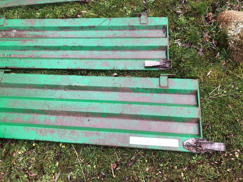 Klaravik Auktioner | Sider til TIM-vogn