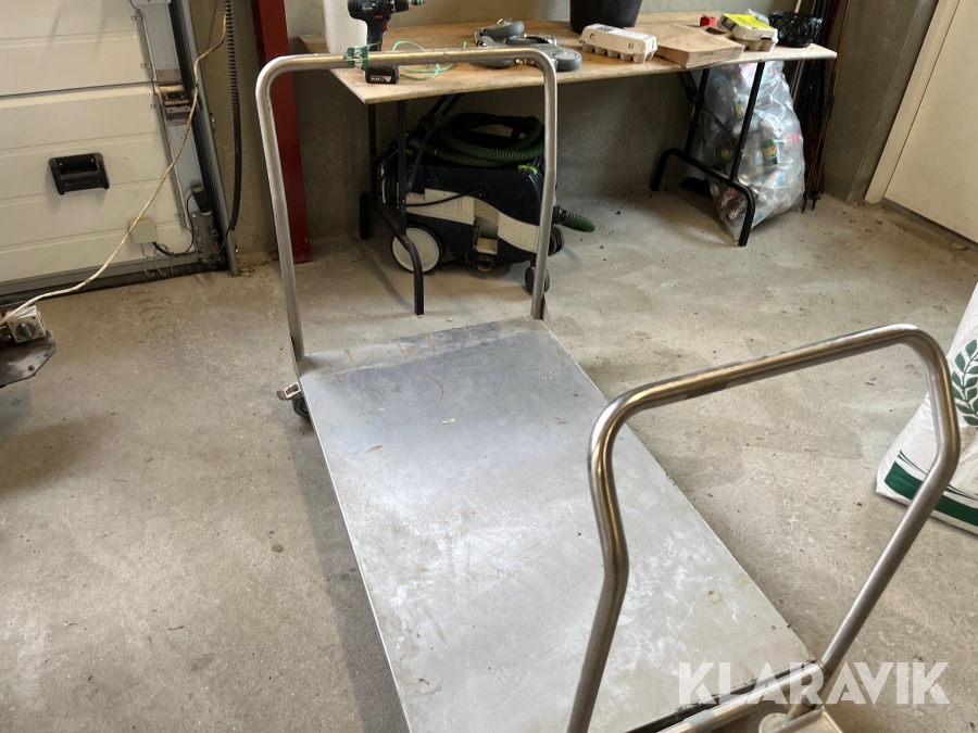 Rustfri 2 stk vogne, Hillerød, Klaravik auktioner