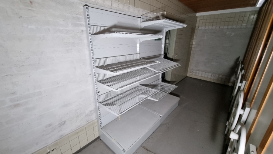 Klaravik Auktioner | Butiks inventar