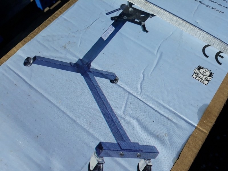 Klaravik Auktioner | Motorstativ