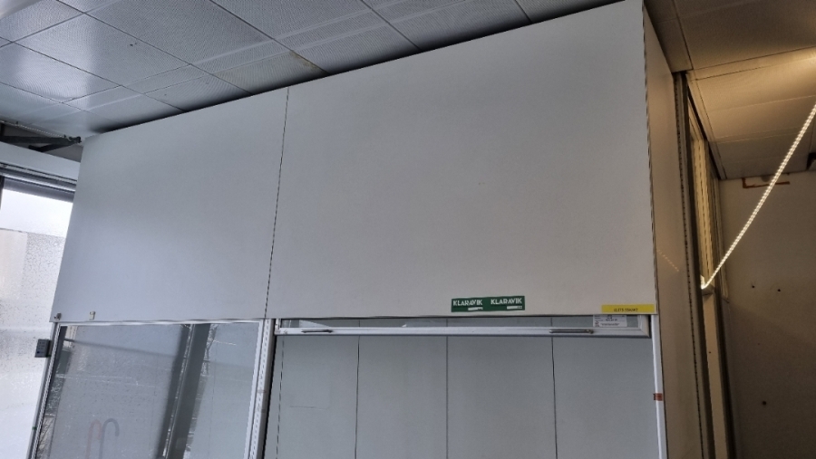 Klaravik Auktioner | Stænkskab