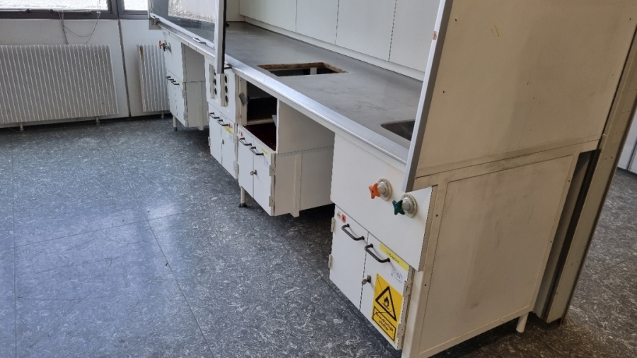 Klaravik Auktioner | Stænkskab