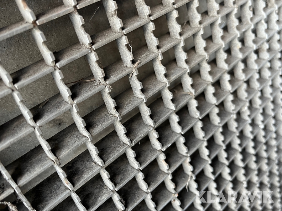 Afløbsskål med rustfri rist, Herning, Klaravik auktioner