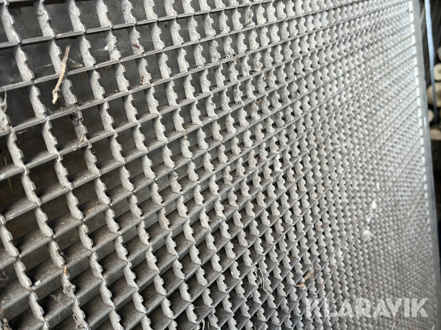 Afløbsskål med rustfri rist, Herning, Klaravik auktioner