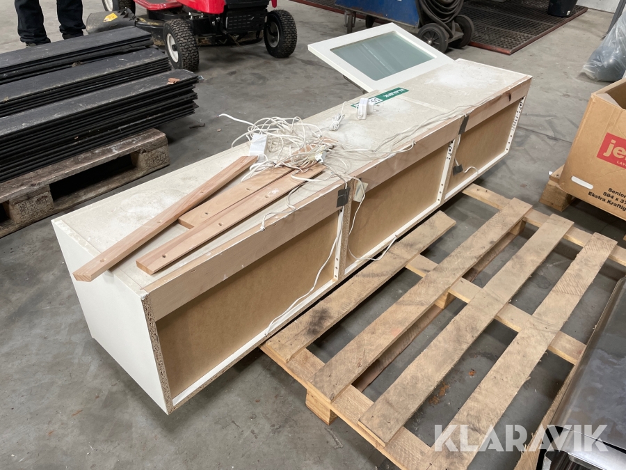 Overskab, Frederikshavn, Klaravik auktioner